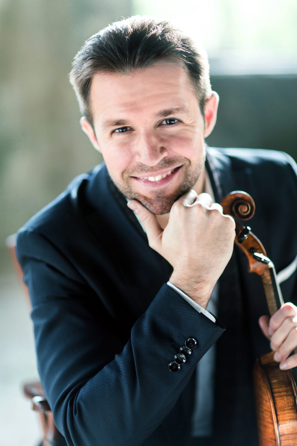 ELISEU SILVA – Music and Stars Magazine